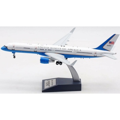 Inflight 200 Boeing B757-2G4WL C-32A dopravce United States Air Force ...